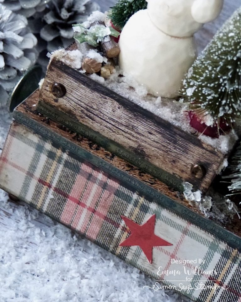 Create A Cozy Christmas Vignette Scene!